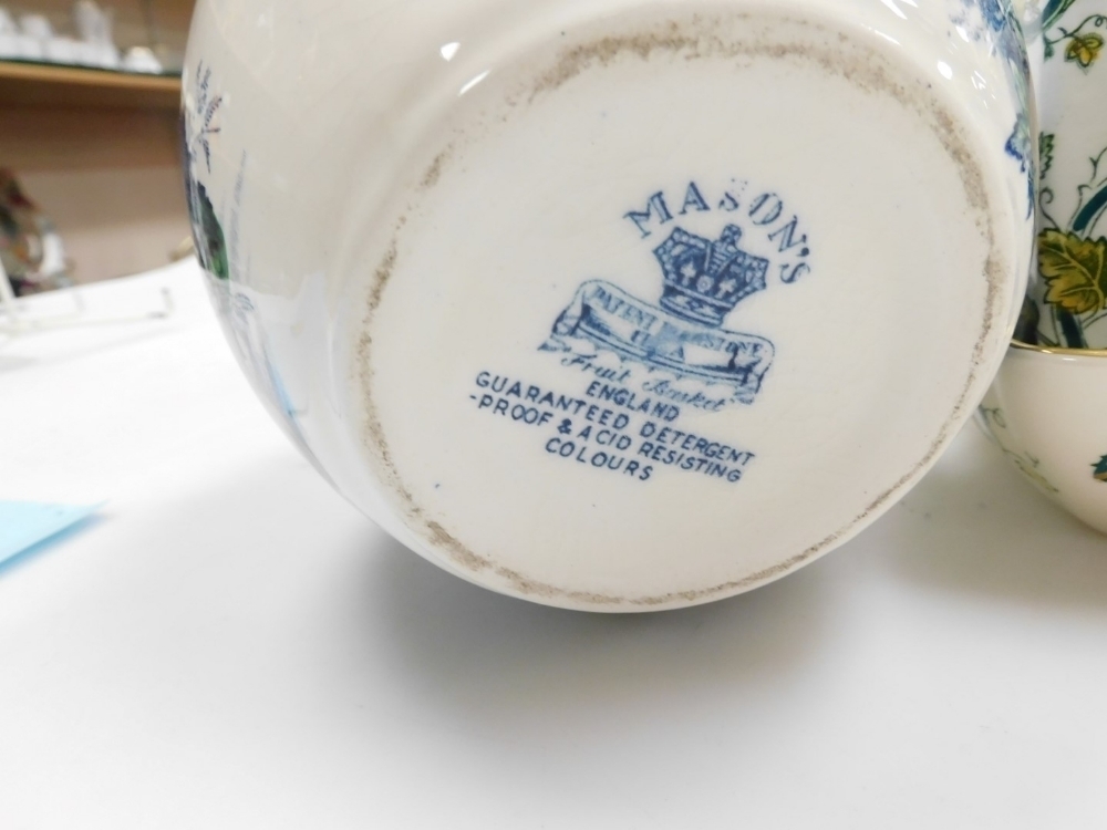 A group of Masons Ironstone, to include a Paynsley pattern ginger jar ...