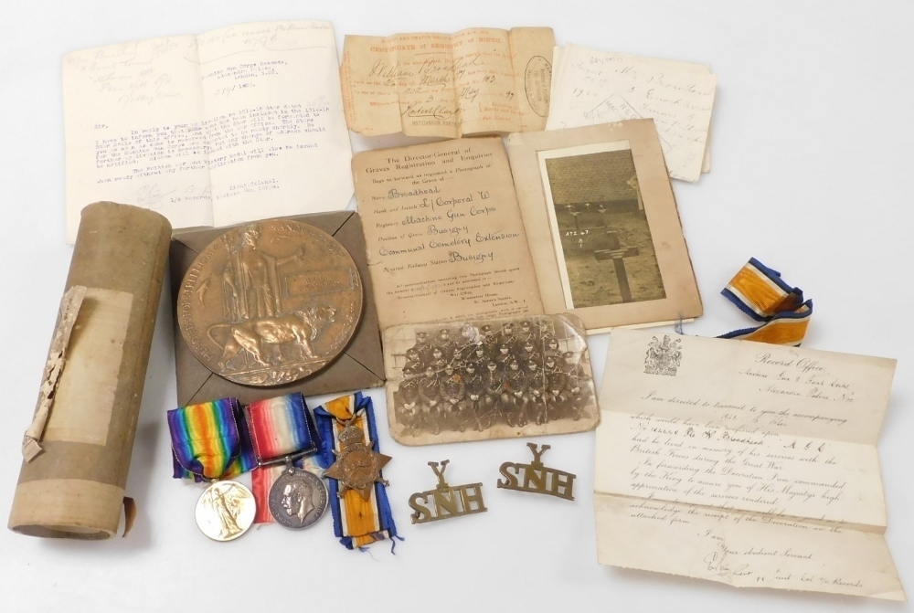 A group of WWI war medals, named to PTE. W. Broadhead, South ...