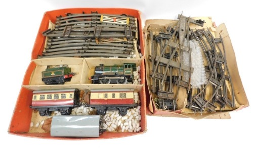 A Hornby O gauge tinplate clockwork train set, including 50153 0-4-0 ...