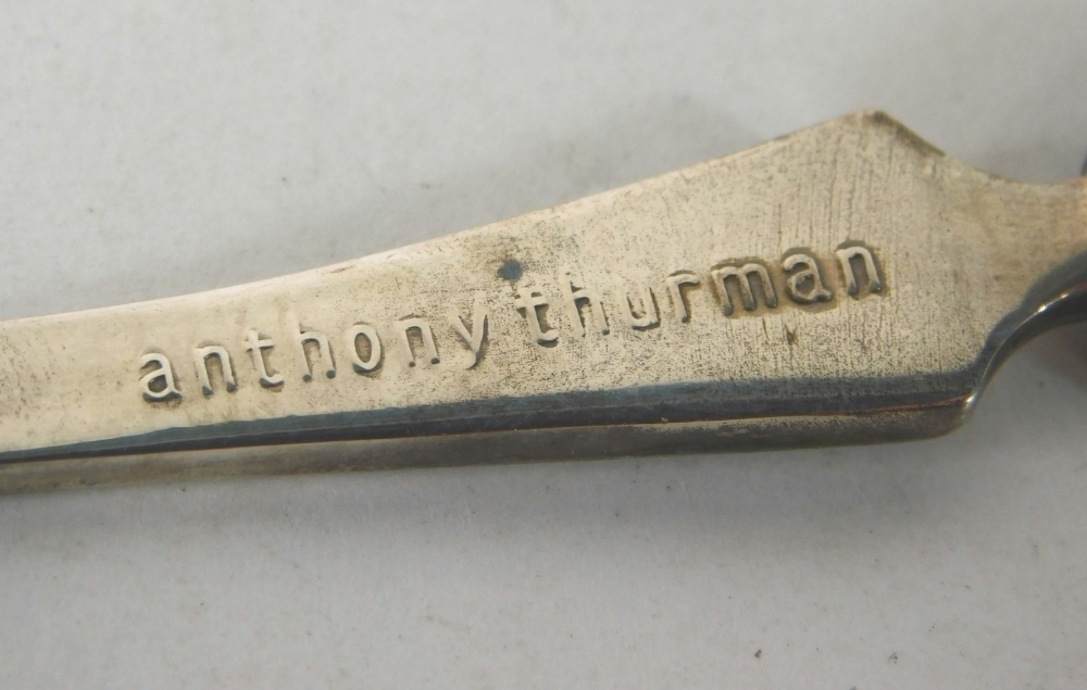 An Elizabeth II silver commemorative spoon, stamped EMS, 1876-1976, and ...