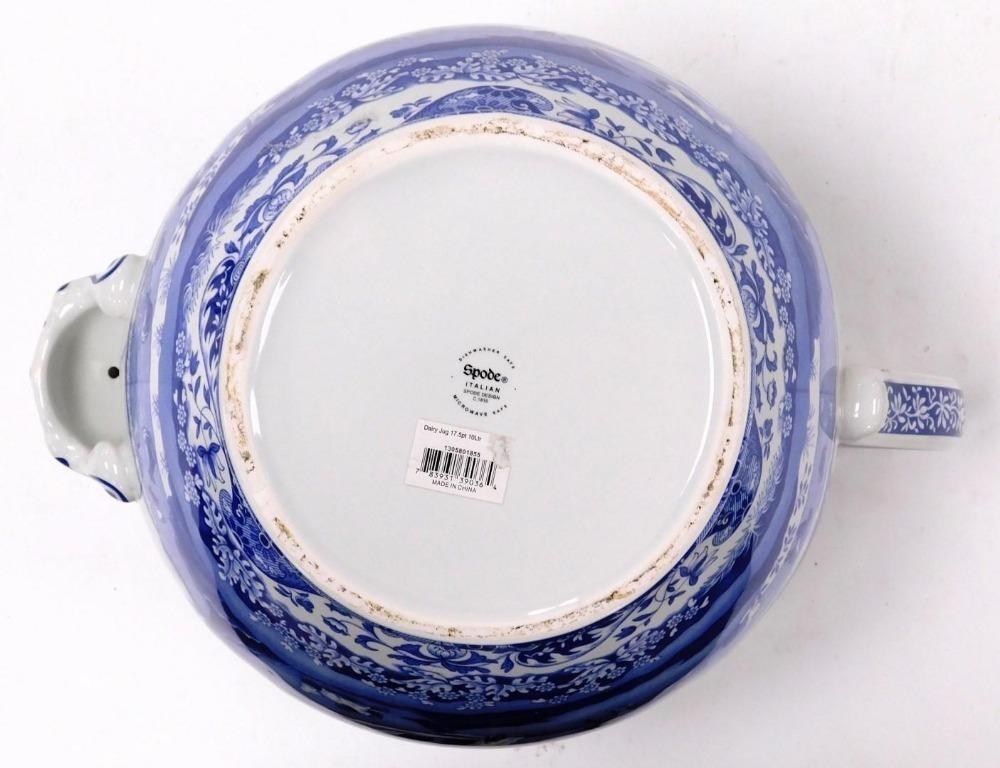 A Copeland Spode Italian pattern pottery dairy jug, 17.5 pints/10 ...