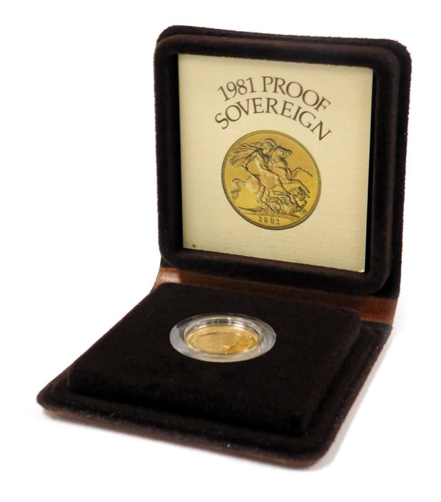 A Queen Elizabeth II gold proof sovereign 1981, cased, 8g.
