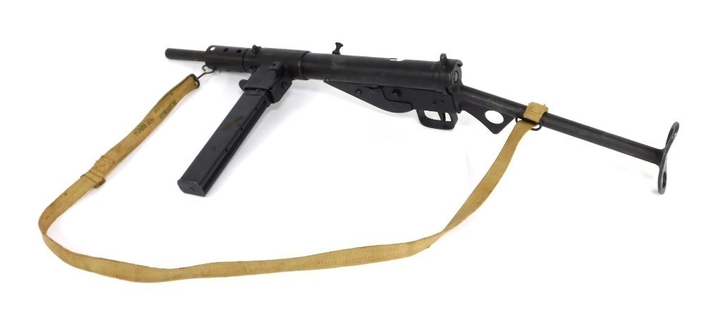 A Sten MKII 9mm sub machine gun, barrel length 20cm, serial number ...