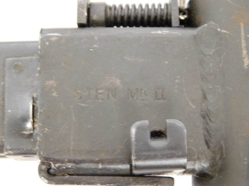 A Sten MKII 9mm sub machine gun, barrel length 20cm, serial number ...