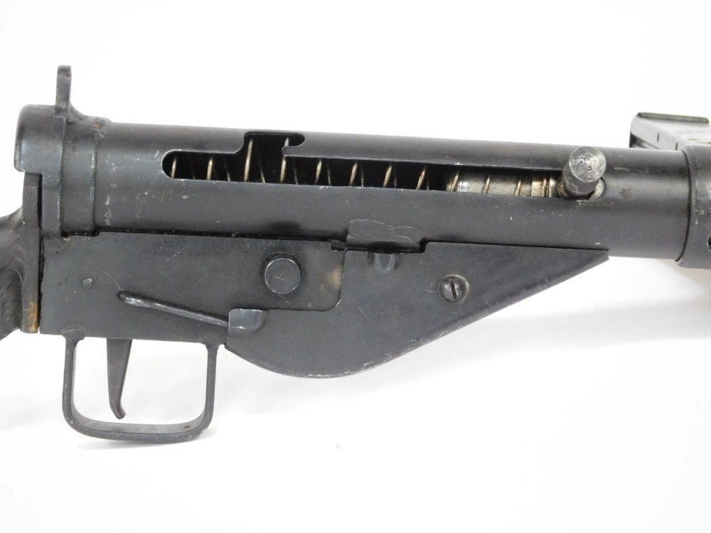 A Sten MKII 9mm sub machine gun, barrel length 20cm, serial number ...