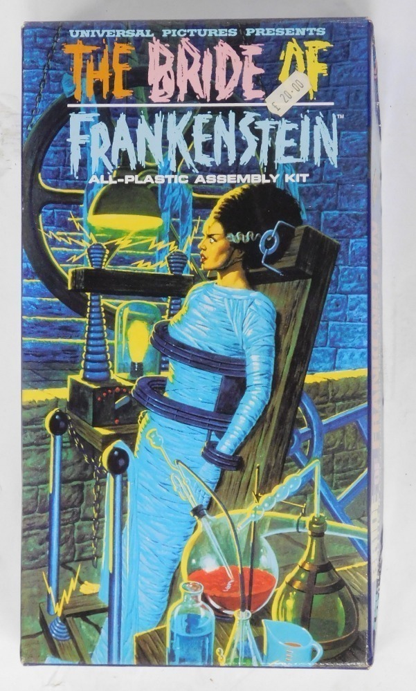 Various model kits, including Star Trek Voyager USS Voyager, Star Wars ...