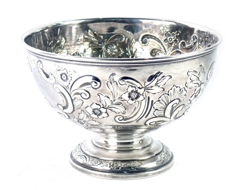 A Goldsmiths and Silversmiths Company silver rose bowl, with vacant ...