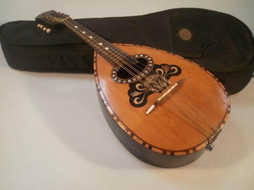 A Neapolitan mandolin by Francesco Perretti and Figli