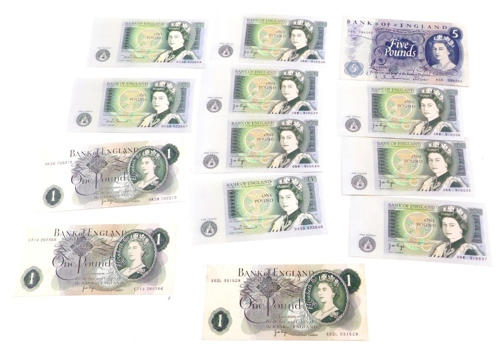A collection of banknotes, to include a consecutive run of pound notes ...
