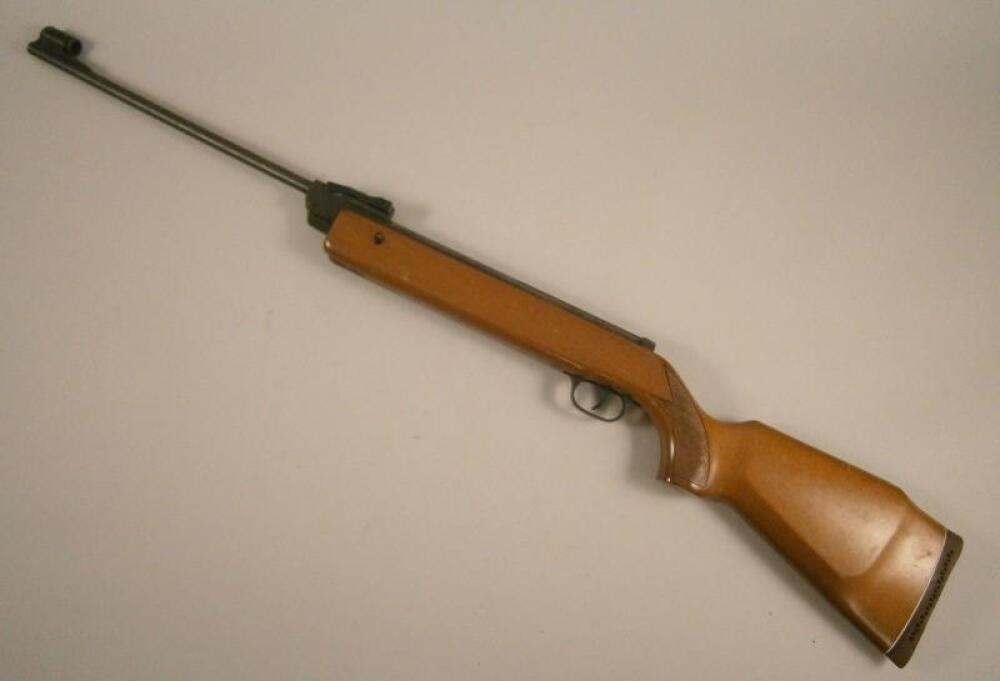 A Diana G80 air rifle with a stained beech stock