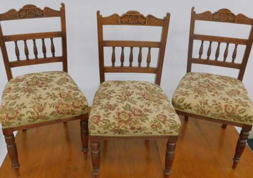 A Victorian oak extending dining table, the rectangular canted top ...