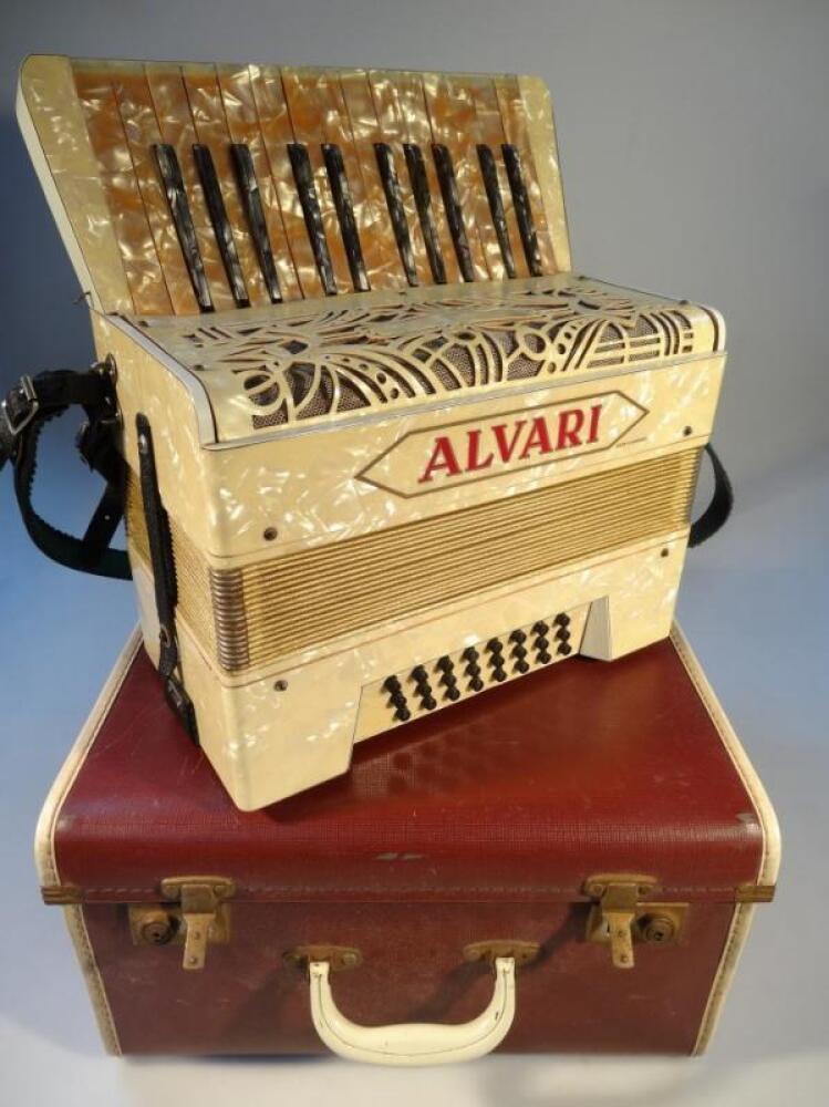 An Alvari accordion