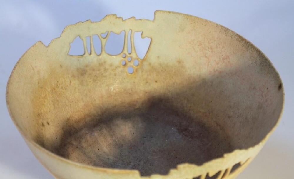 A Mollie Hillam Fulneck studio pottery bowl