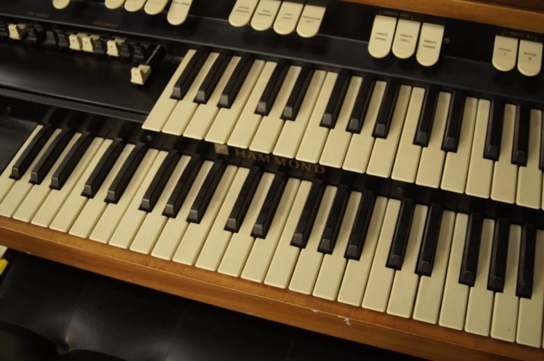 A Hammond draw bar organ
