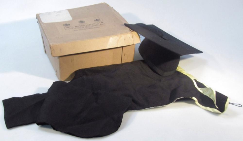 A mid-20thC Ede and Ravenscroft Ltd mortar board graduation hat