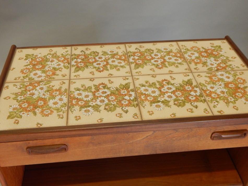 A G plan teak small serving table