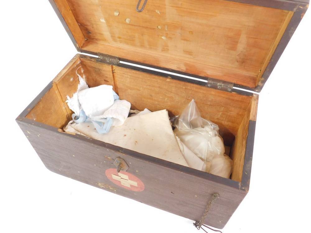 An LNER Railway Ambulance box, containing bandages, 23.5cm H, 39.5cm W ...