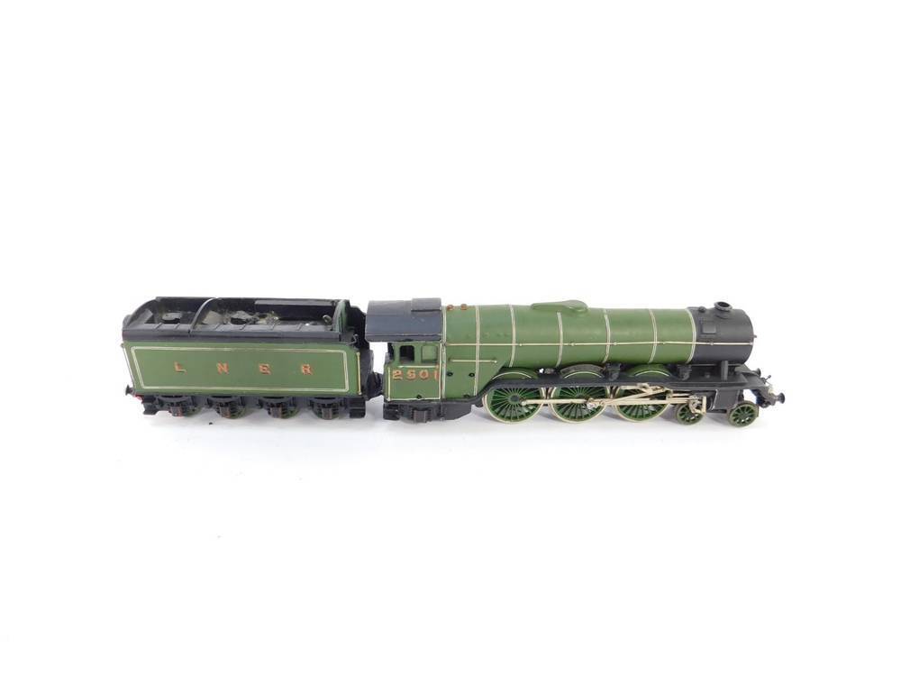 A kit built 00 gauge A3 Class LNER locomotive Colombo, green livery, 4 ...