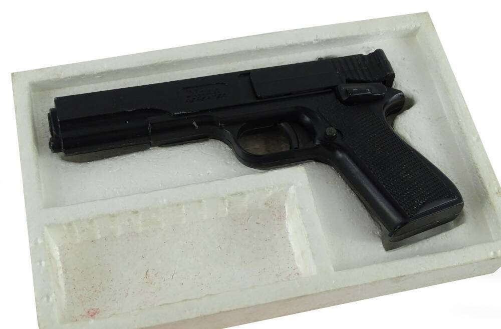 A Diana 20 shot BB repeater air pistol, .177 calibre, model G10 in ...