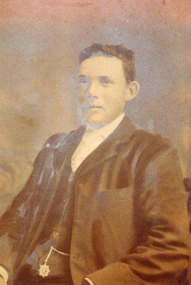 An Edwardian Scottish Violin by James Omond of Stromness, Guarneri ...