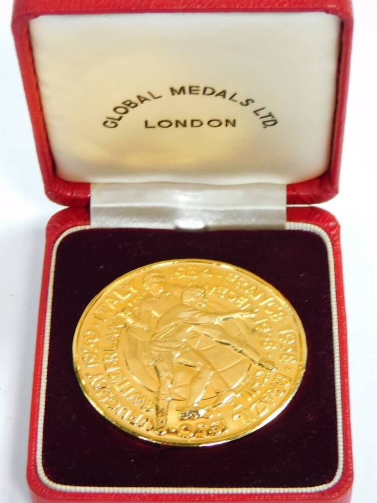 A Global Medals Limited World Cup 1966 commemorative medallion, gilt ...