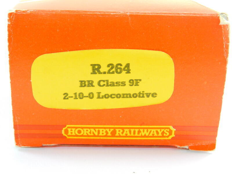 A Hornby OO gauge BR Class 9F locomotive, black livery, 2-10-0, 92200 ...