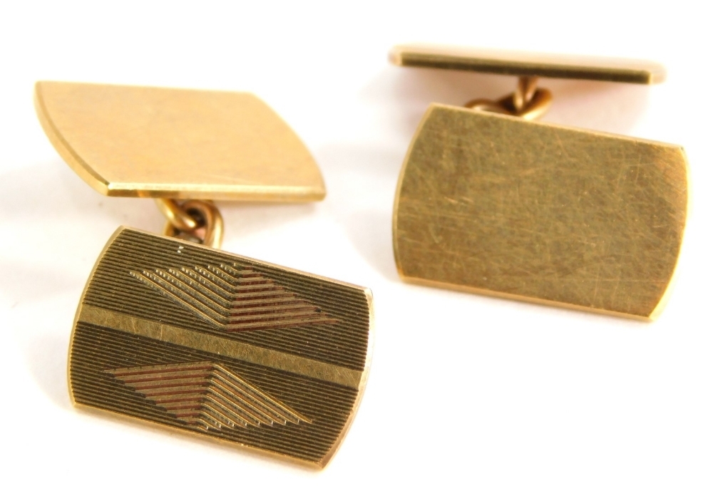 A pair of 9ct gold George V cufflinks, of rectangular design with ...