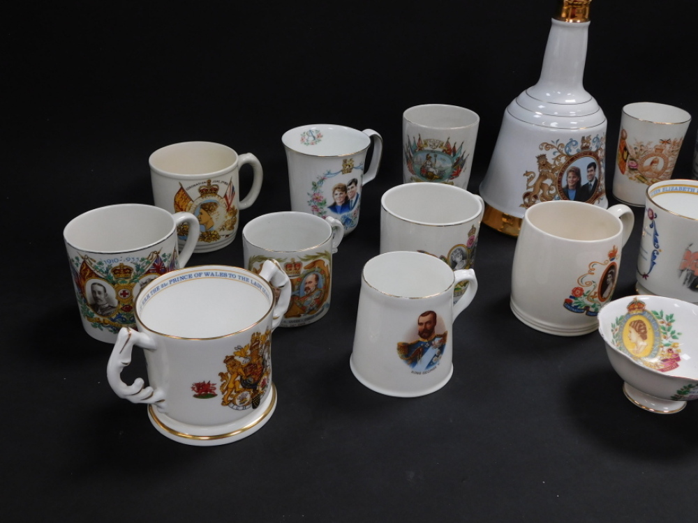Edward VII and later royal commemorative ceramics, including a pair of ...