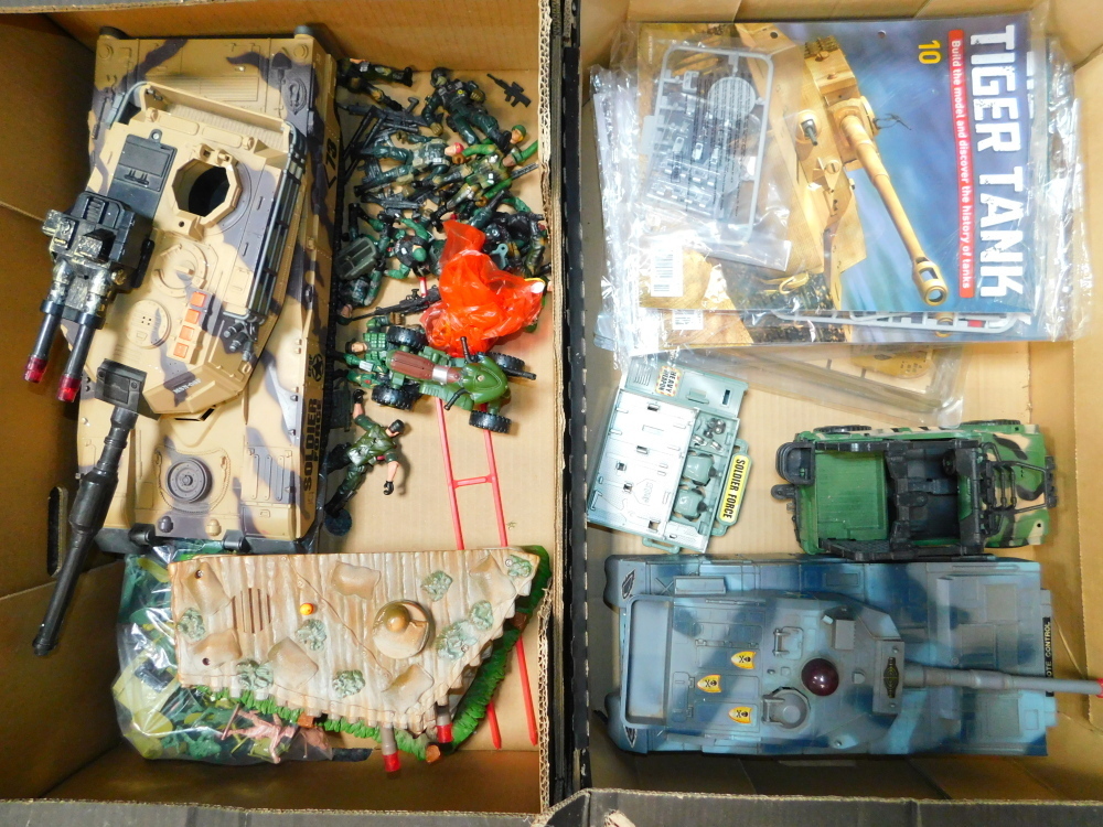 A Chap Mei model of a desert camouflaged tank, military figures, Lanard ...