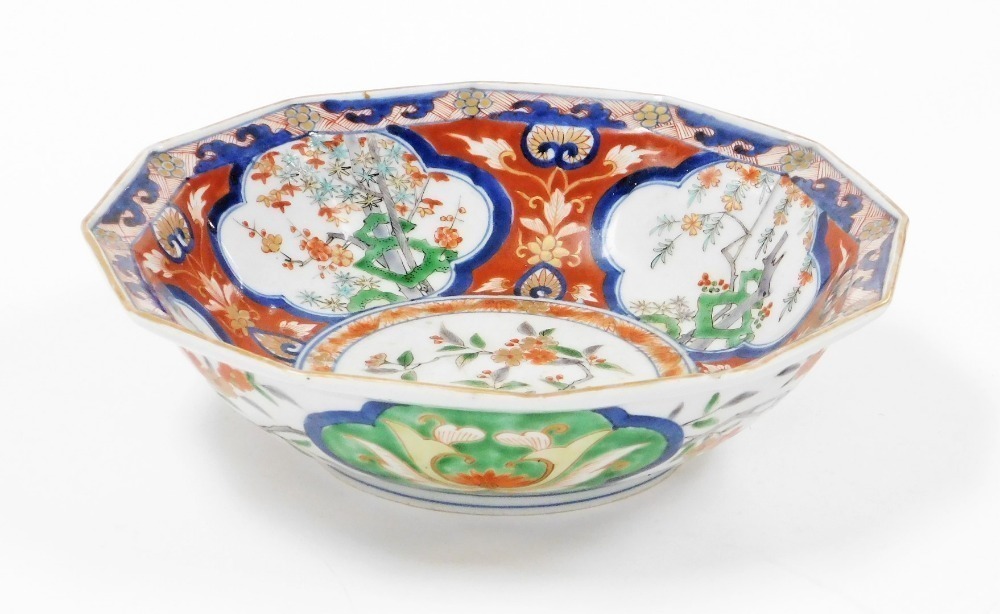 A Japanese Kenjo style Imari octagonal bowl, with four shaped panels ...