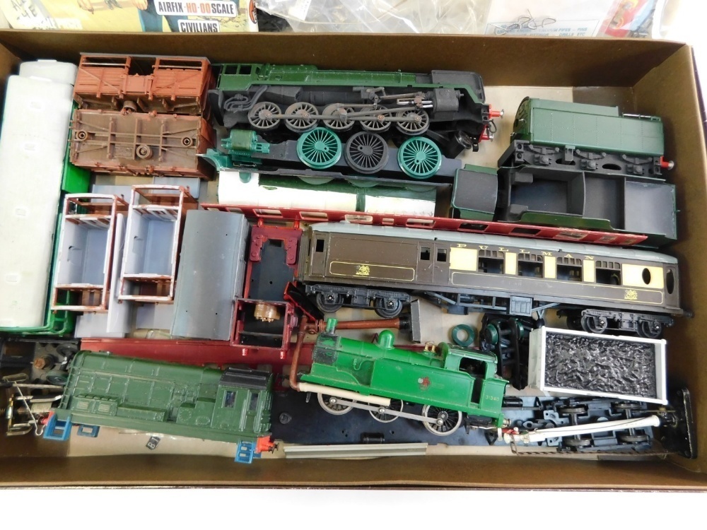 A group of Airfix models, partial builds, etc., to include Airfix ...