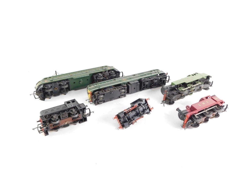 Tri-ang and Hornby OO gauge locomotives, including No 3 Dock Authority ...