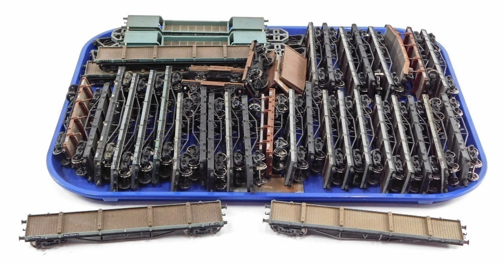 Bachmann, Mainline and other OO gauge rolling stock, including bogie ...