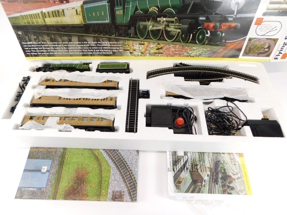 A Hornby OO gauge Flying Scotsman train set, comprising 4-6-2 Flying Scotsman, LNER lined green ...