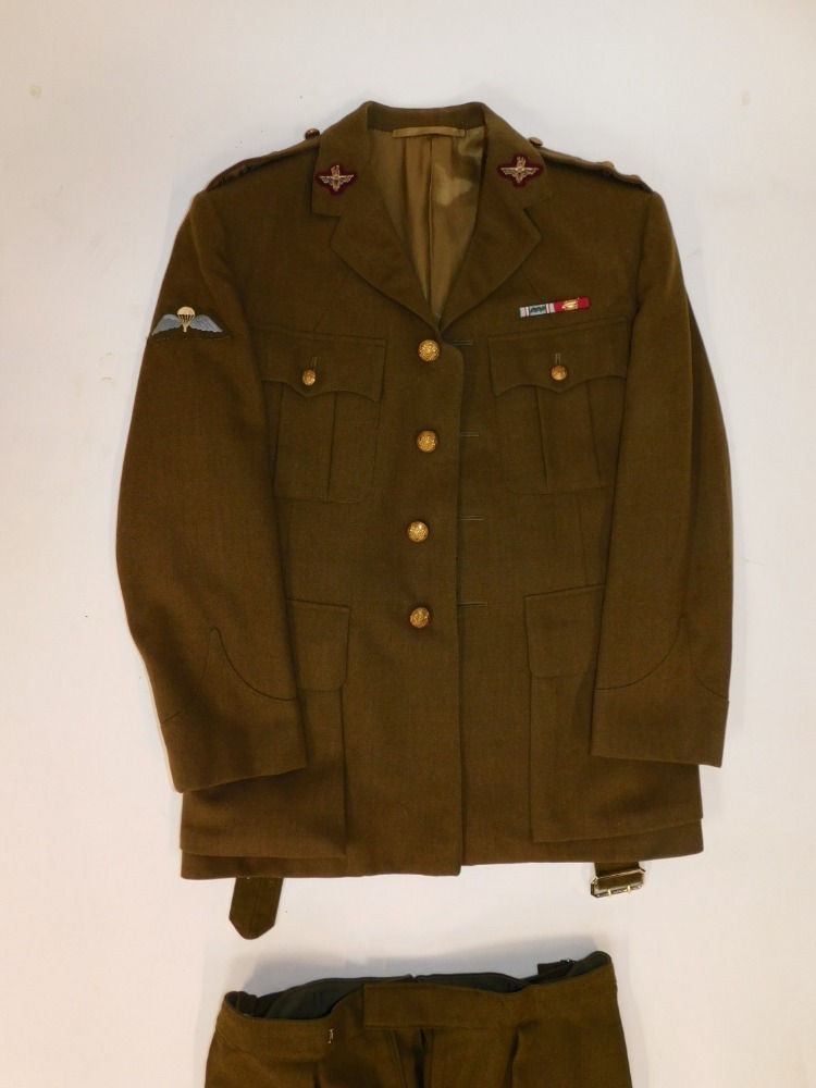 An Airborne US Army Master Sergeant's jacket, and a Parachute Regiment ...