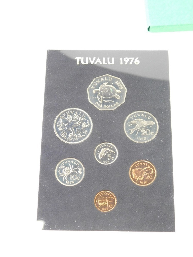 A 1976 proof coin set, Republic of India mint Bombay, in outer case and ...