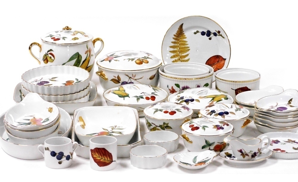 A group of Royal Worcester Evesham pattern oven to table wares ...