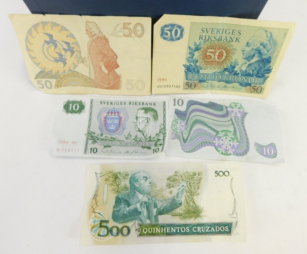 Mixed coinage and bank notes, to include pennies, half pennies ...