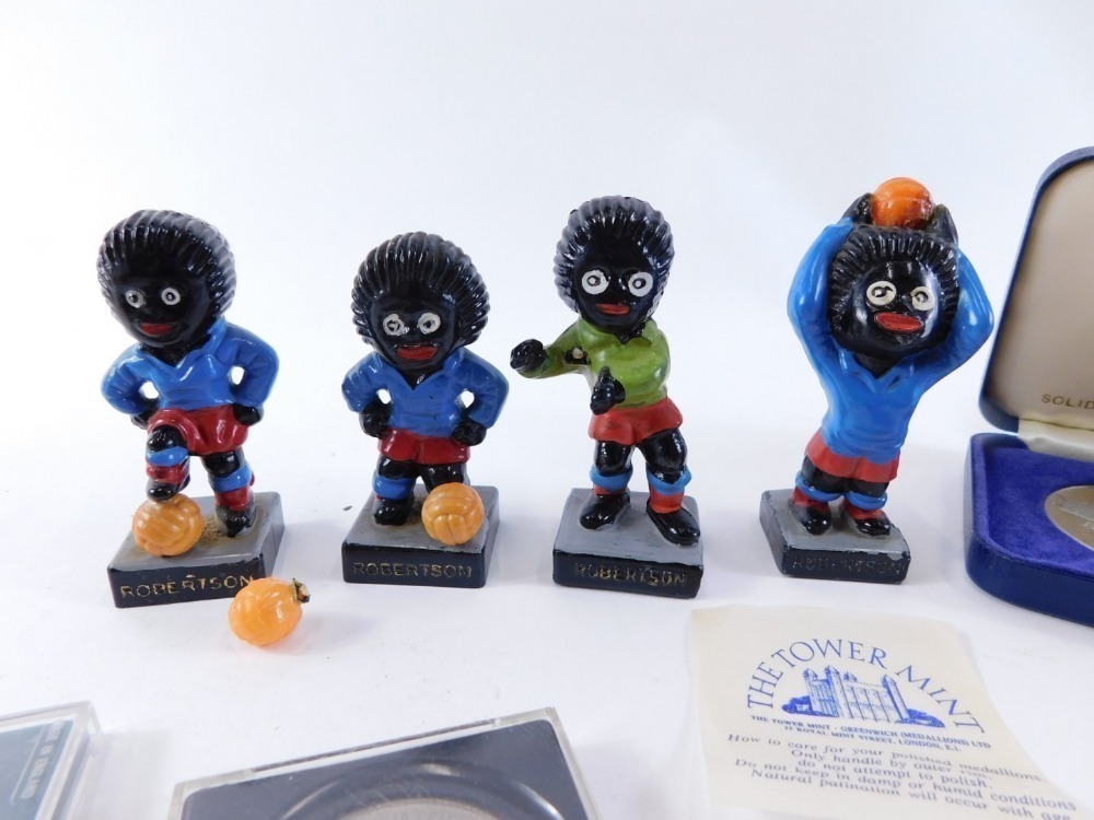 Various commemorative coins, Robertson football figures, 8cm high, etc ...
